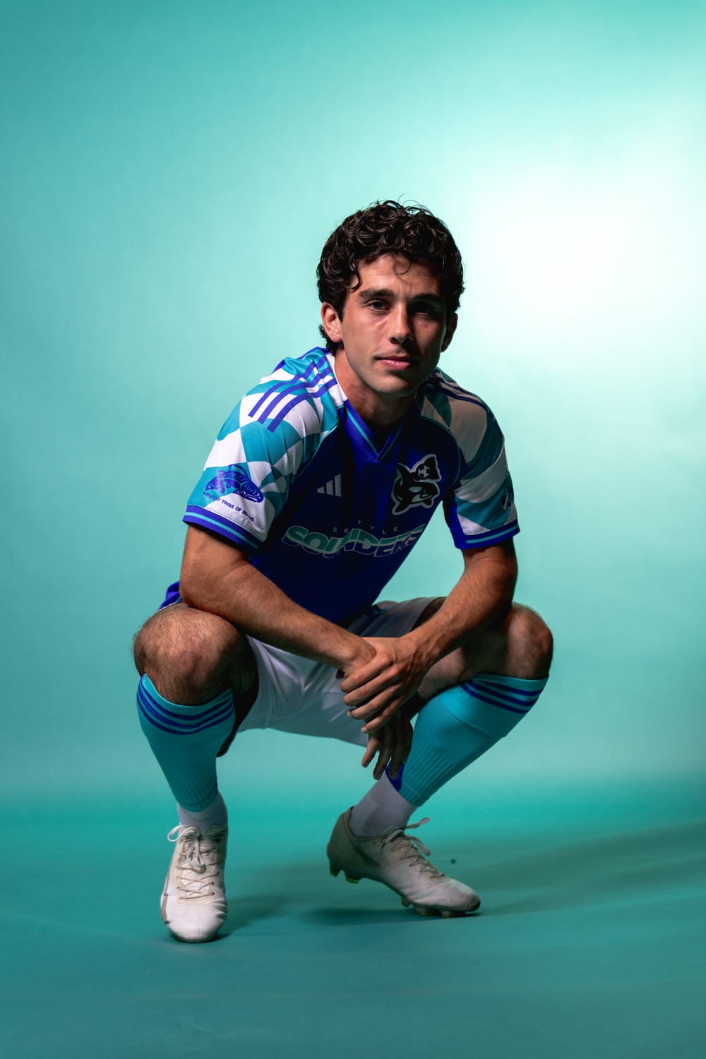 Sounders unveil 1990's-coded "Orca Kit"